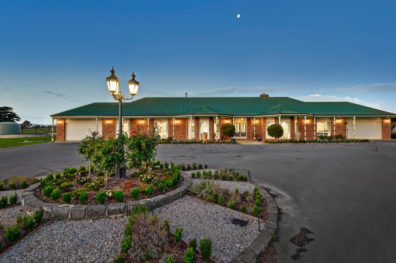 172 Victoria Road, Yering, VIC 3770 - House for Sale