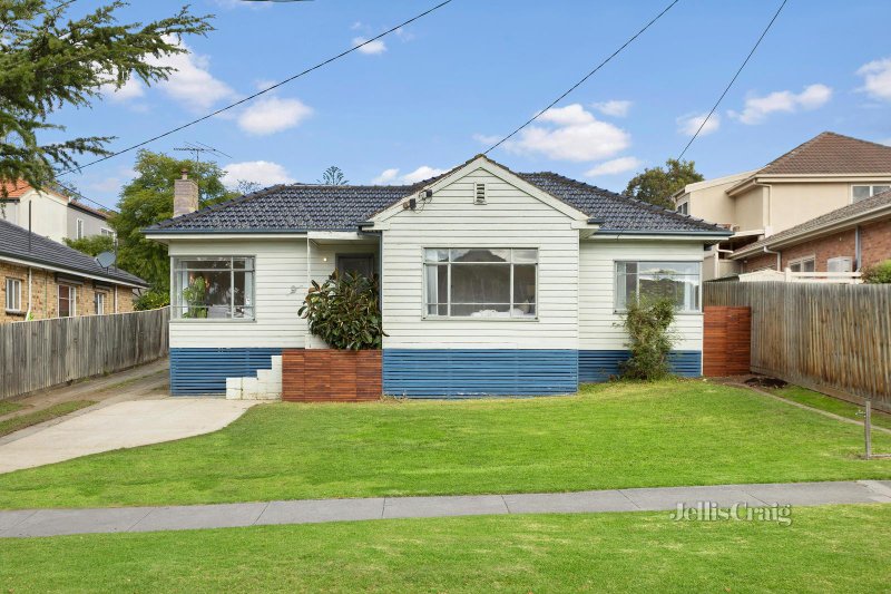 1/9 Loeman Street, Strathmore, VIC 3041 - House for Sale