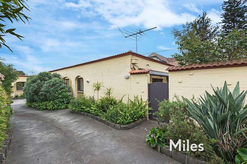 1/99 St Elmo Road, Ivanhoe - 2 bed, 1 bath Unit for Lease