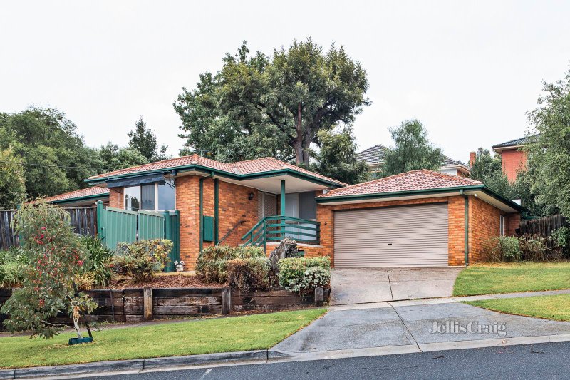Christian Lonzi - Director & Auctioneer - Moonee Valley | Jellis Craig