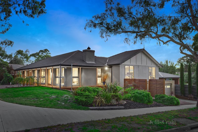 2 Tahlee Place, Vermont South, VIC 3133 - House for Sale