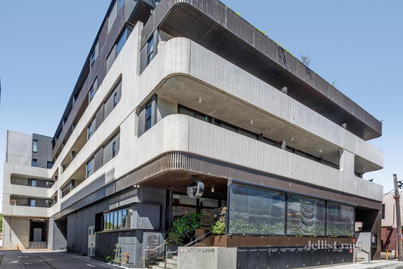 202/8 Luton Lane, Hawthorn, VIC 3122 - Apartment for Sale