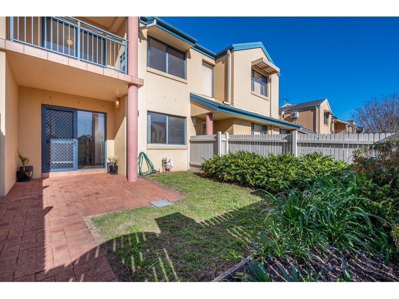 22 Churchill Circuit Hamilton South NSW 2303