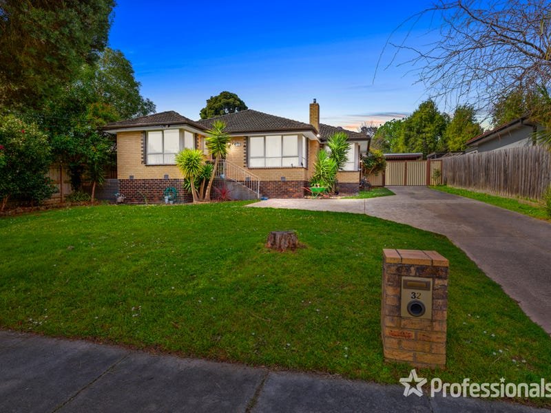32 Tamworth Road, Kilsyth, VIC 3137 - House for Sale