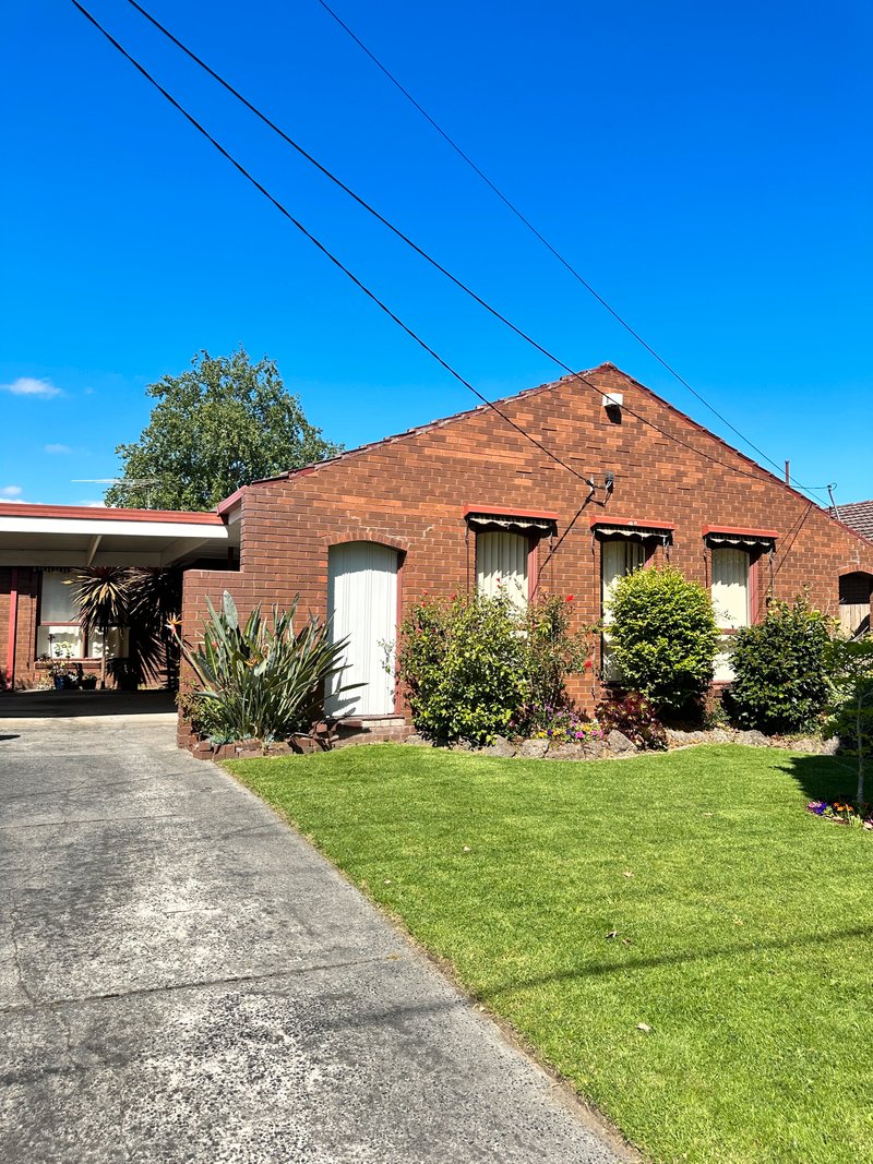 4 Capital Avenue, Glen Waverley, VIC 3150 - House for Sale