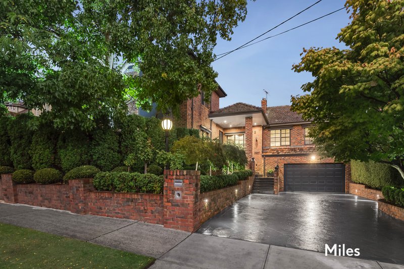 43 The Righi , Eaglemont - 5 bed, 3 bath House for Sale
