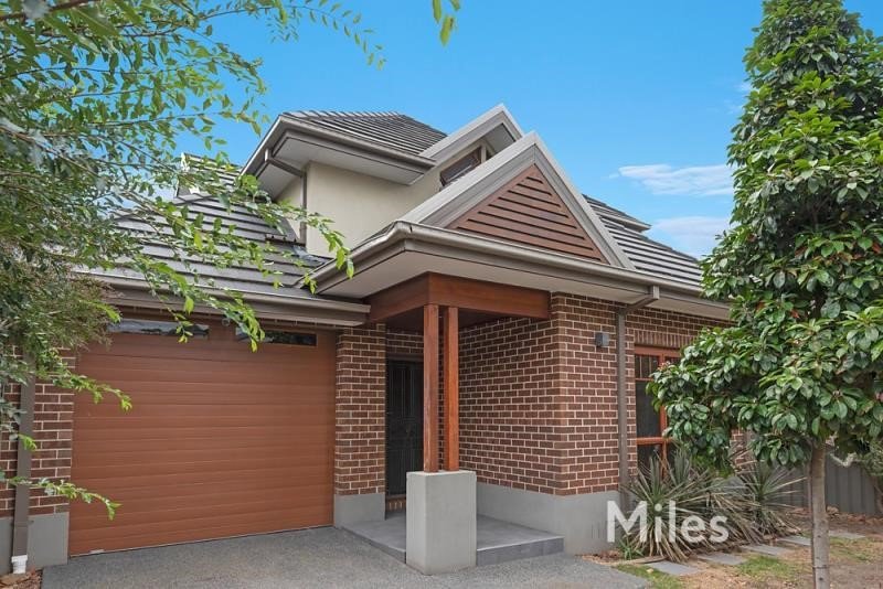 5 Kenna Street, Macleod - 3 bed, 2 bath Townhouse for Lease
