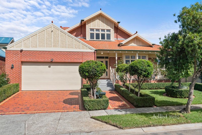 5 Merton Place, Mill Park, VIC 3082 - House for Sale