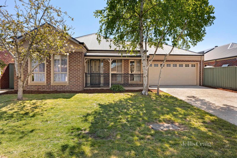52 Lake Gardens Avenue, Lake Gardens, VIC 3355 - House for Sale