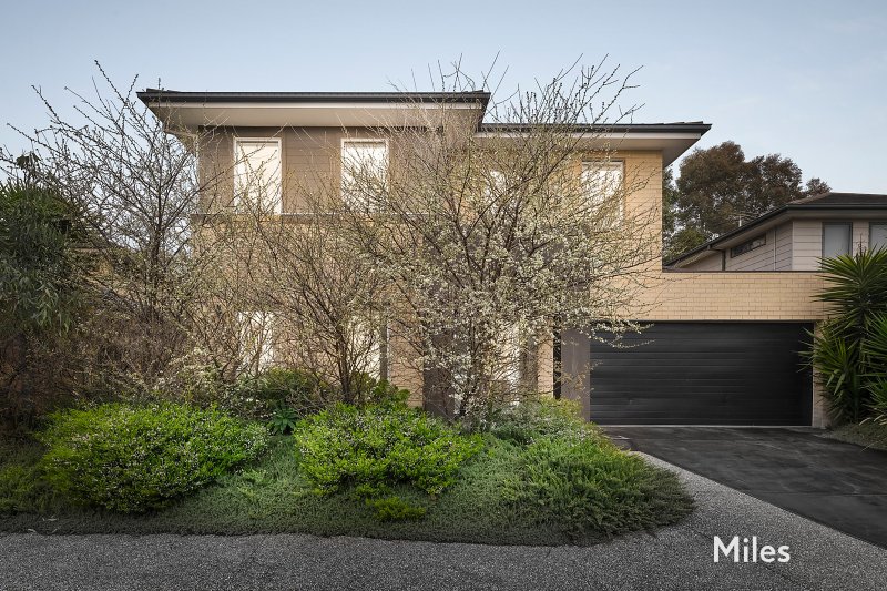 6 Manor Green, Macleod - 4 bed, 2 bath House for Sale