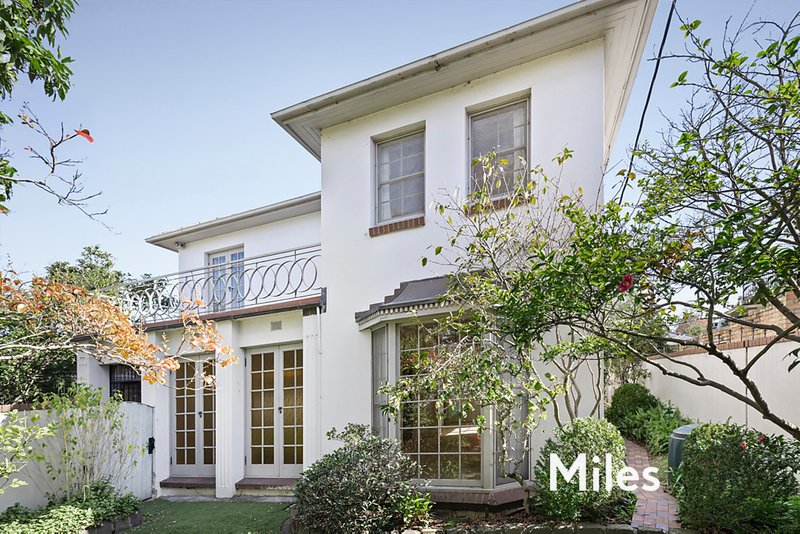 71 Bulleen Road, Balwyn North - 4 bed, 2 bath House for Lease