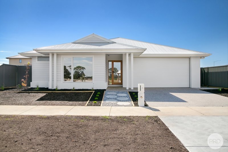 8 Thurling Parade, LUCAS VIC 3350