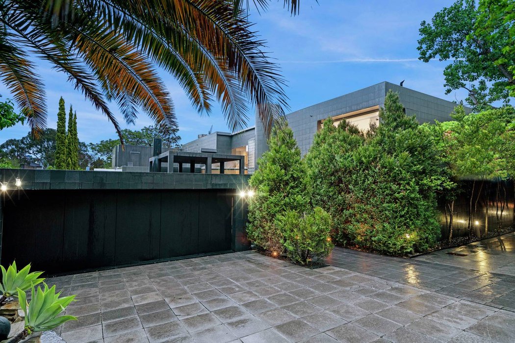 59 Grange Road Toorak 854637 | Marshall White