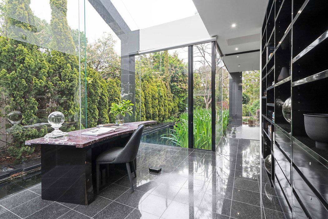 59 Grange Road Toorak 854637 | Marshall White