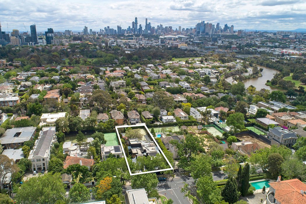 59 Grange Road Toorak 854637 | Marshall White